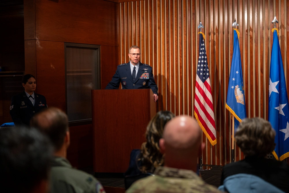 DVIDS - Images - Robert Davis Promotes to Lt. Gen. [Image 4 of 10]