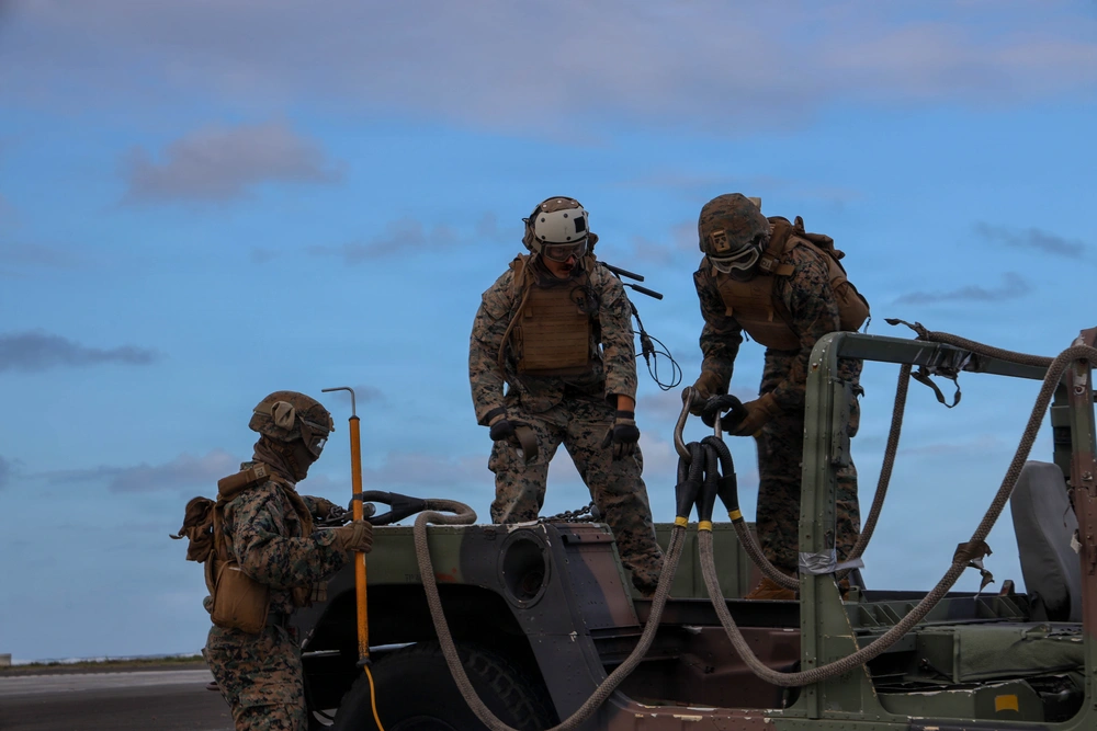 DVIDS - Images - VMM-363 and 3d MLR rehearse hoist operations [Image 4 ...