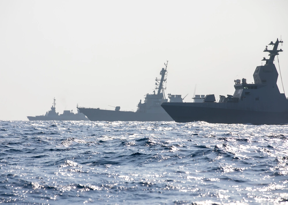 DVIDS - Images - USS Mitscher (DDG 57) conducts PASSEX with INS Magen ...
