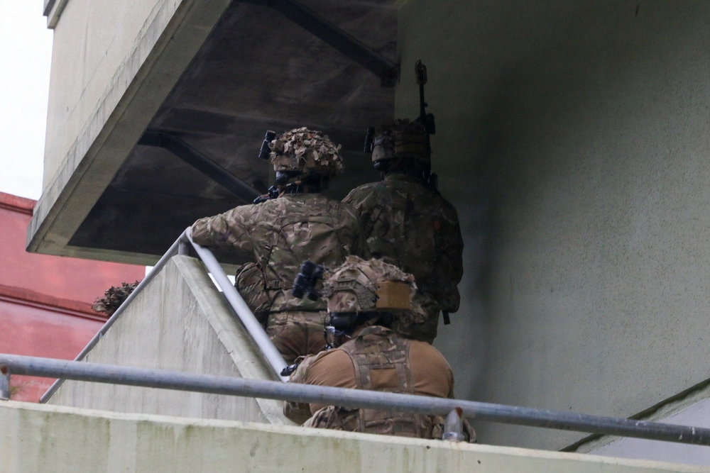 DVIDS - Images - NZDF and 2-2 AHB Air Assault Training [Image 1 of 7]