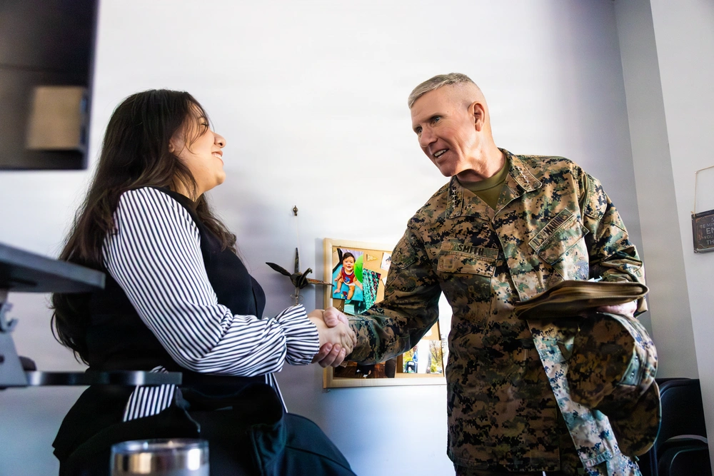 DVIDS - Images - The Commandant, Gen. Eric M. Smith visits the Sergeant ...