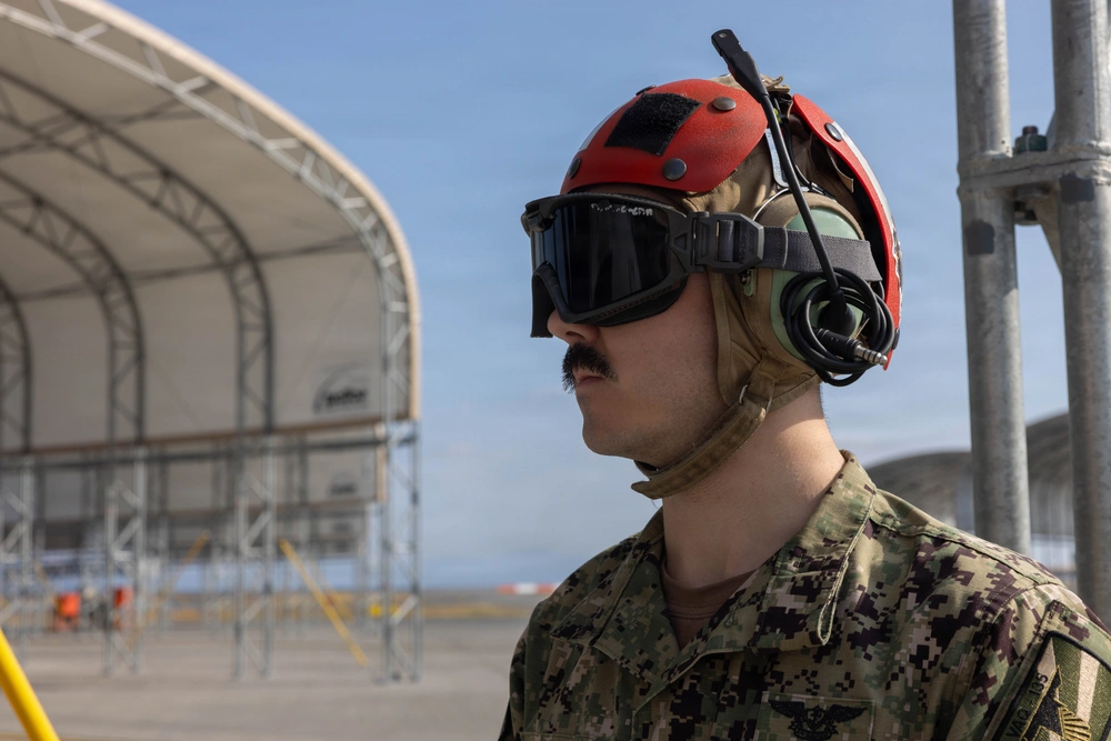 DVIDS - Images - EA-18G Growlers Refuel at MCAS Iwakuni [Image 1 of 7]