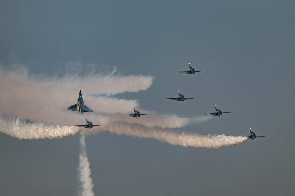 DVIDS - Images - Aerial performers wow crowds at Dubai Airshow 2025 ...