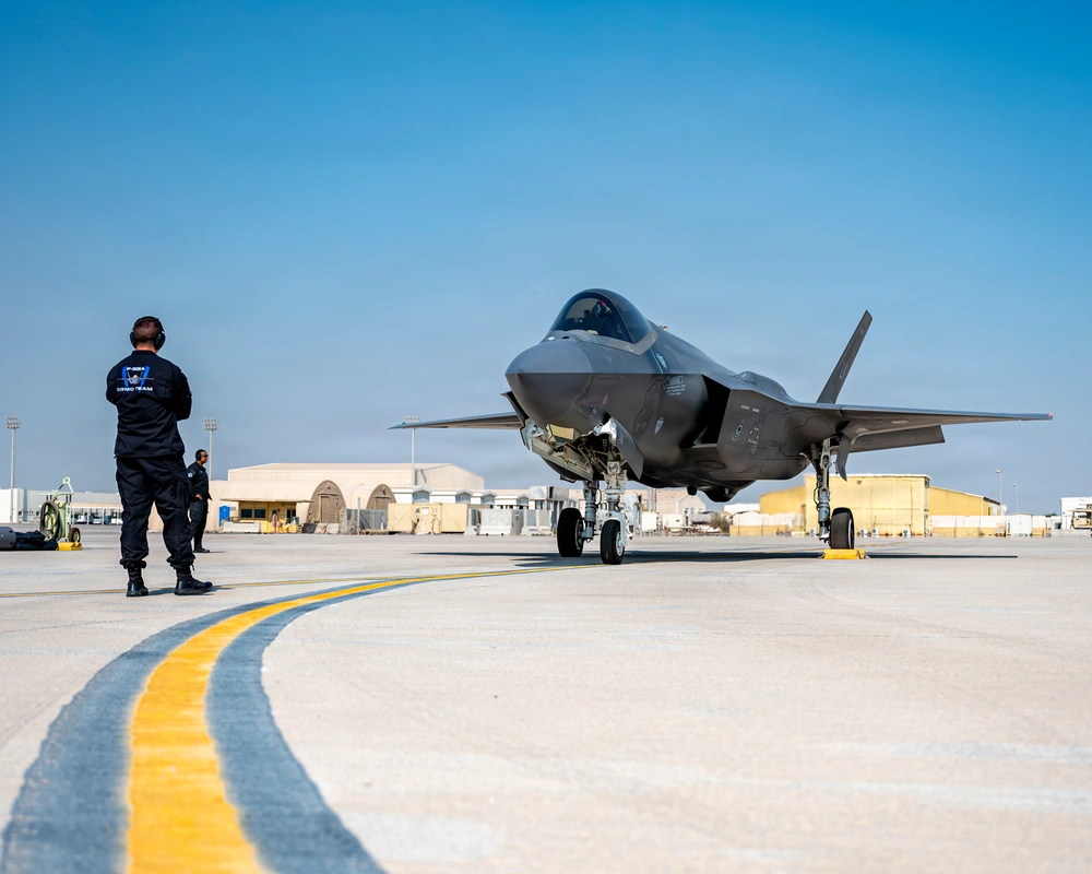 DVIDS - Images - F-35A Demonstration Team performs at Dubai [Image 2 of 11]