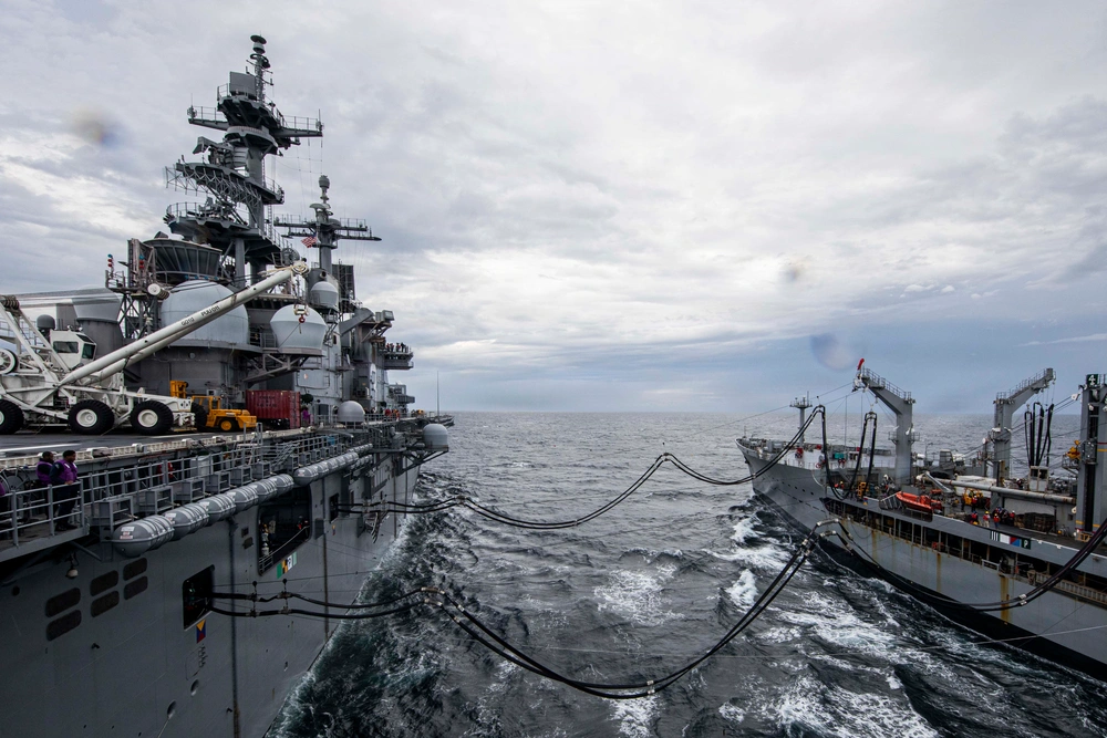DVIDS - Images - USS Kearsarge Conducts Replenishment At Sea [Image 12 ...