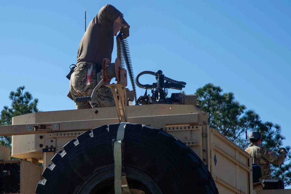 DVIDS - Images - Convoy Live-Fire [Image 9 of 23]