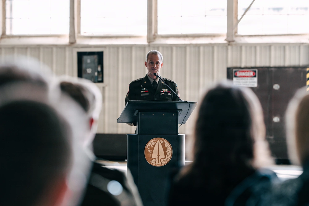 DVIDS - Images - Lt. Gen. Ferguson takes command of USASOC [Image 16 of 17]