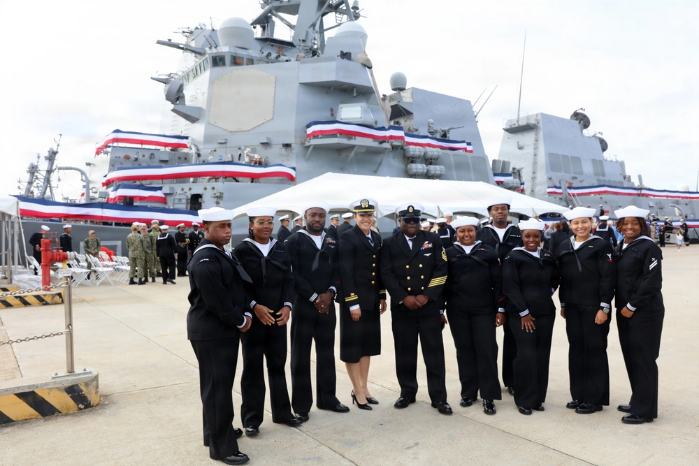 DVIDS - Images - USS Nitze (DDG 94) Holds Change of Command Ceremony ...