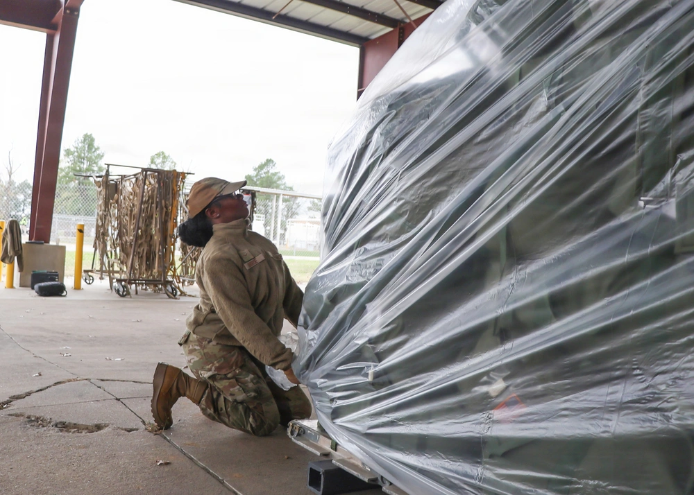 DVIDS - Images - Pallet Building for the Army Arkansas Guard