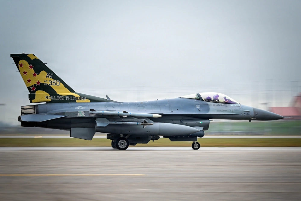 DVIDS - Images - 510 FS/FGS Fueled to fight with hot-pit refueling ...