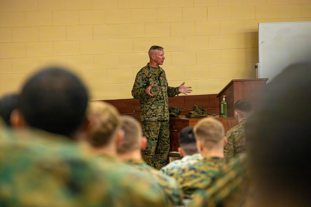DVIDS - Images - The Commandant, Gen. Eric M. Smith and the Sergeant ...