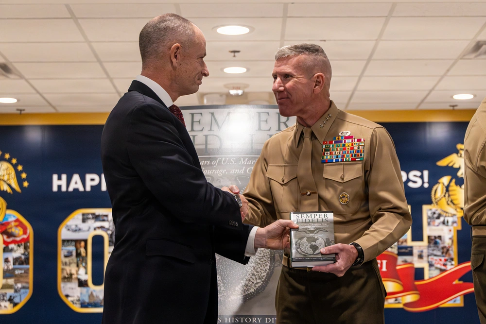 DVIDS - Images - The Commandant, Gen. Eric M. Smith and the Sergeant ...
