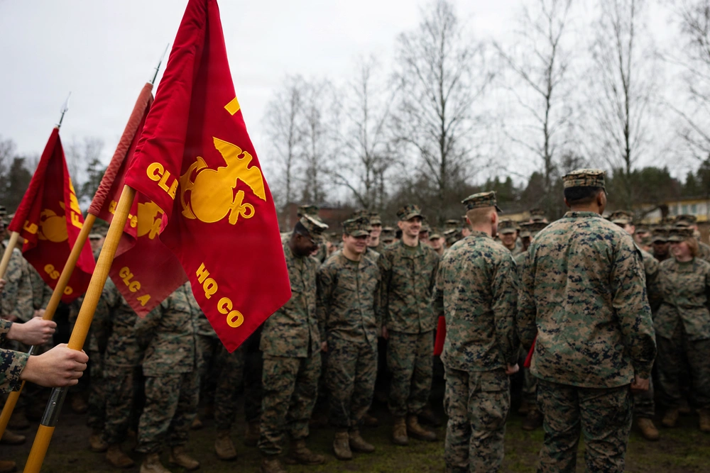 DVIDS - Images - Two U.S. Navy Sailors awarded Fleet Marine Force pin ...