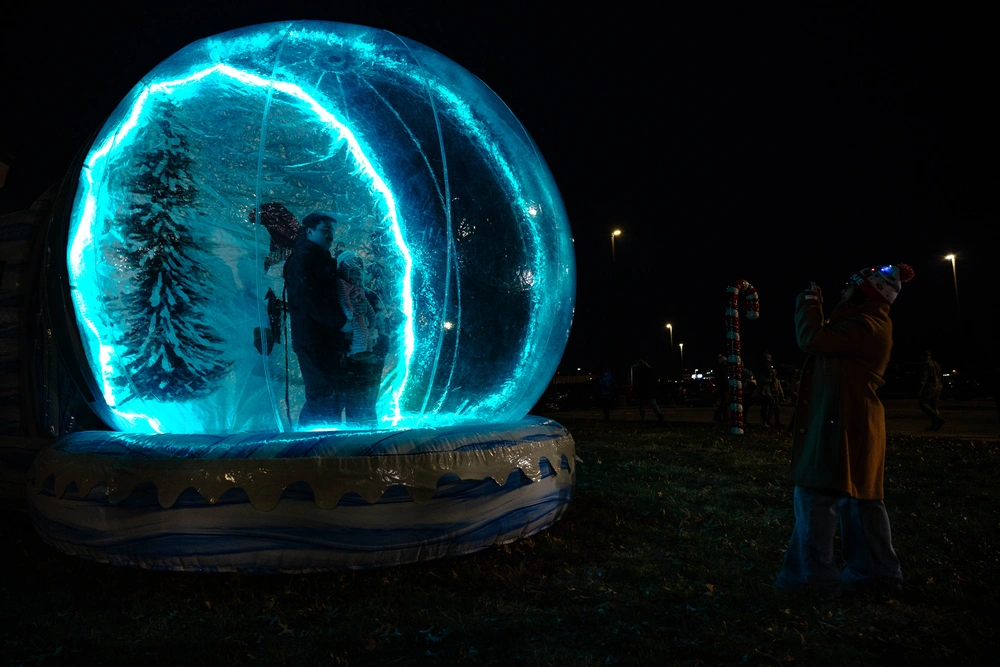 DVIDS - Images - Whiteman Christmas Tree Lighting 2025 [Image 3 of 7]