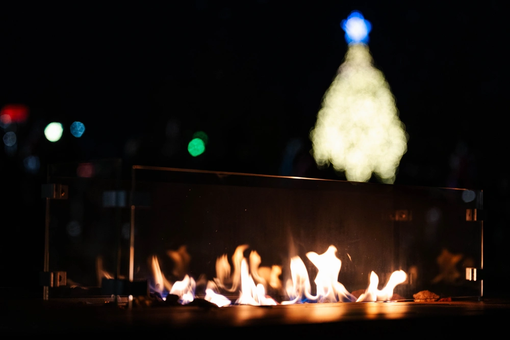 DVIDS - Images - Whiteman Christmas Tree Lighting 2025 [Image 4 of 7]