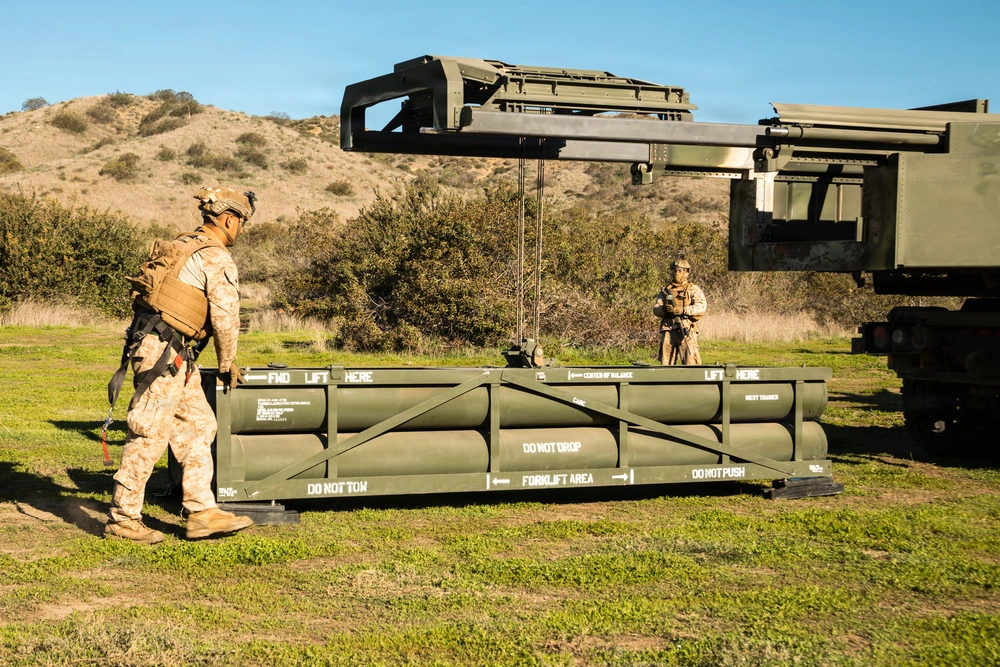 DVIDS - Images - 1st Bn., 11th Marines load HIMARS during Steel Knight ...