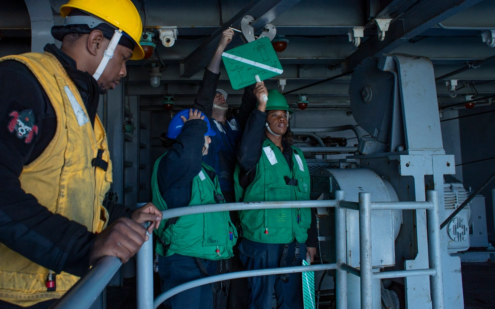 DVIDS - Images - George Washington Conducts Fueling-at-Sea with Dewey