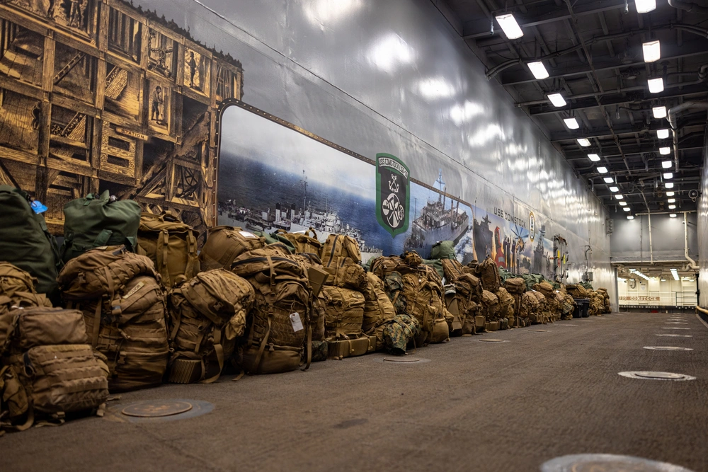 DVIDS - Images - 11th MEU Marines, Sailors, Pull into Port Aboard USS ...