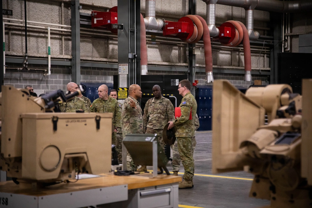 DVIDS - Images - Brigadier Damian McLachlan visits CASCOM [Image 1 of 2]