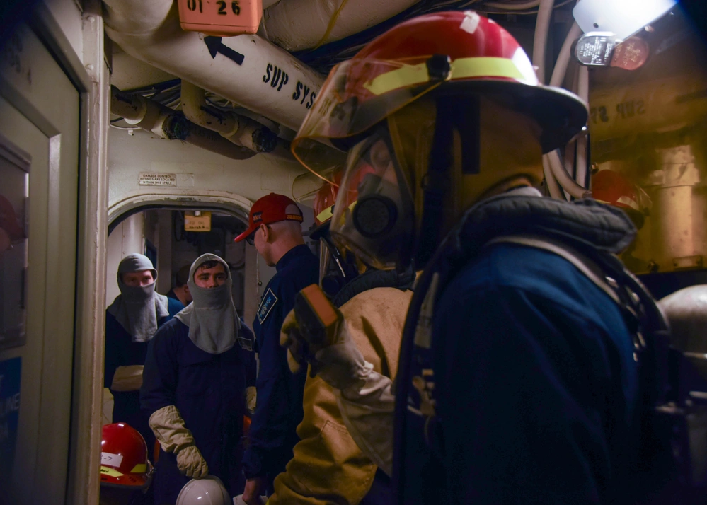 DVIDS - Images - Nimitz Sailors Conduct General Quarters Drill [Image 1 ...