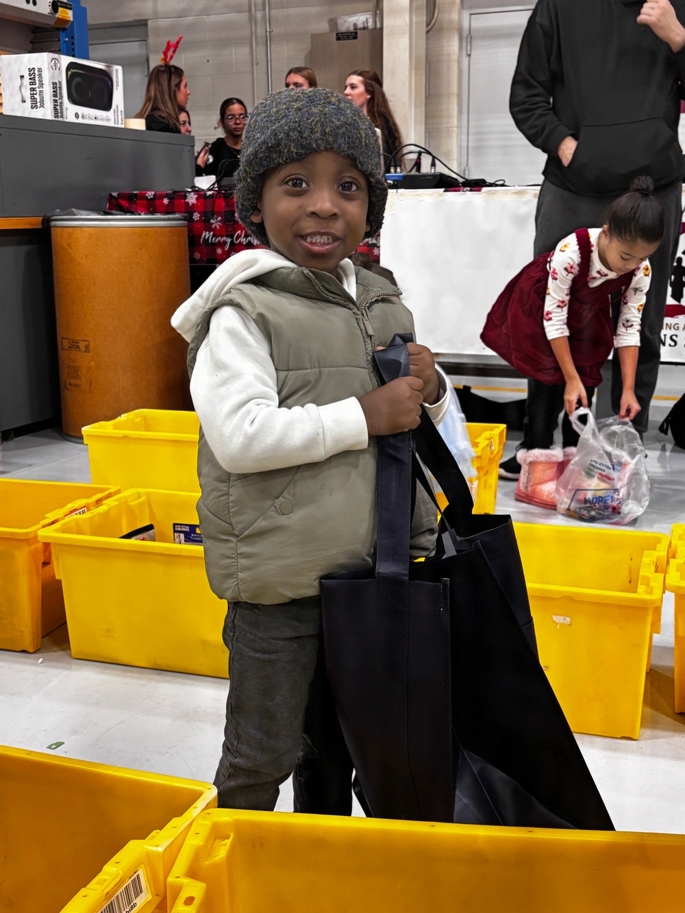 DVIDS - Images - Holiday Magic Brings Together Army and Air National ...