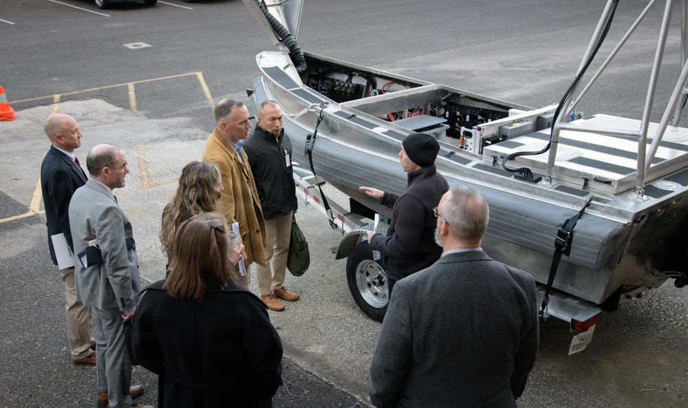 DVIDS - Images - NIWC Atlantic Hosts Lt. Gen. Austin, USMC [Image 5 of 5]