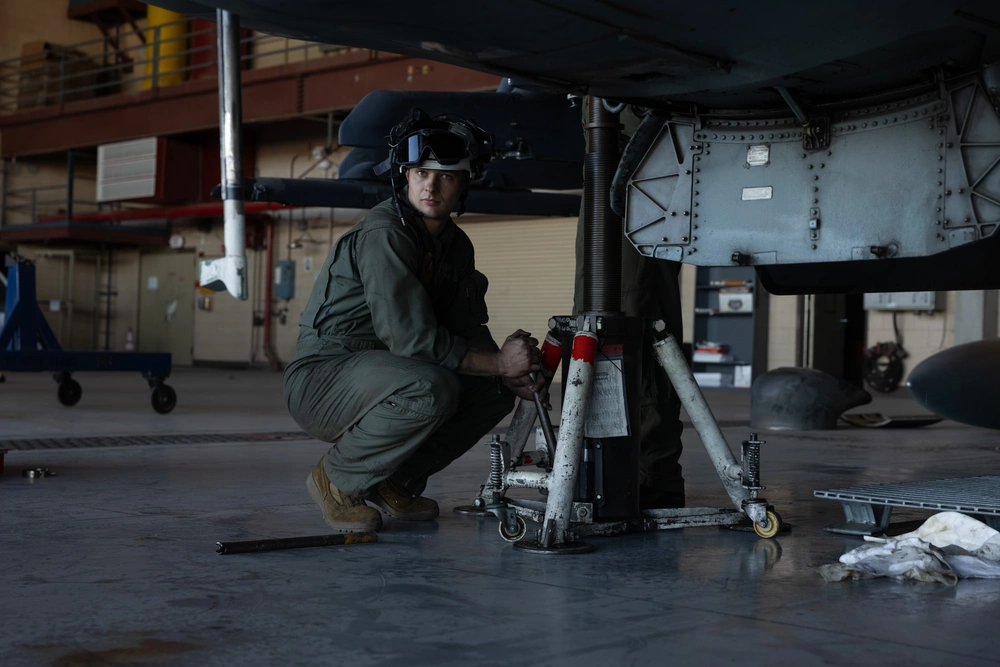 DVIDS - Images - MCAS Yuma AV-8B Harrier II Taken Apart to be Sent to a ...