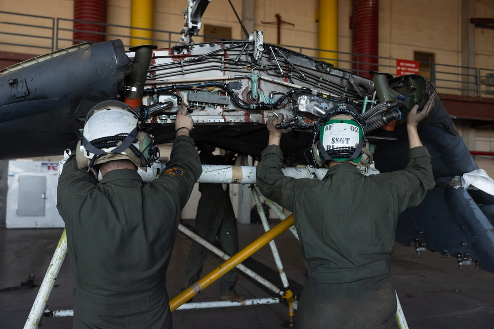 DVIDS - Images - MCAS Yuma AV-8B Harrier II Taken Apart to be Sent to a ...