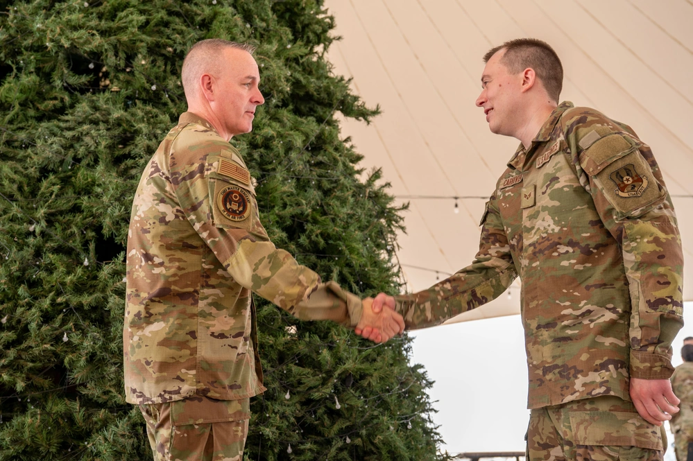 DVIDS - Images - CSAF, CMSAF visit U.S. Central Command [Image 3 of 10]