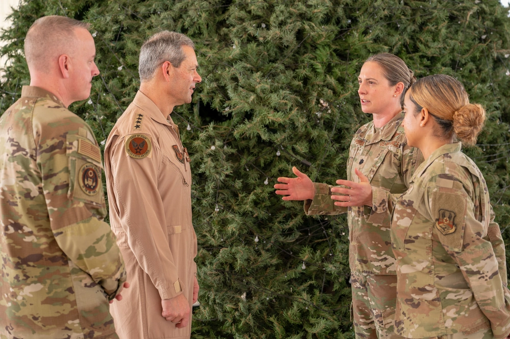 DVIDS - Images - CSAF, CMSAF visit U.S. Central Command [Image 4 of 10]