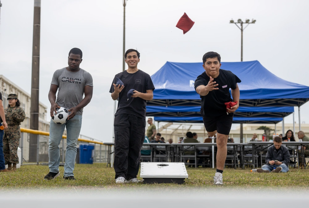 DVIDS - Images - CLR-37 Hosts End-of-Year Holiday Party [Image 9 of 9]