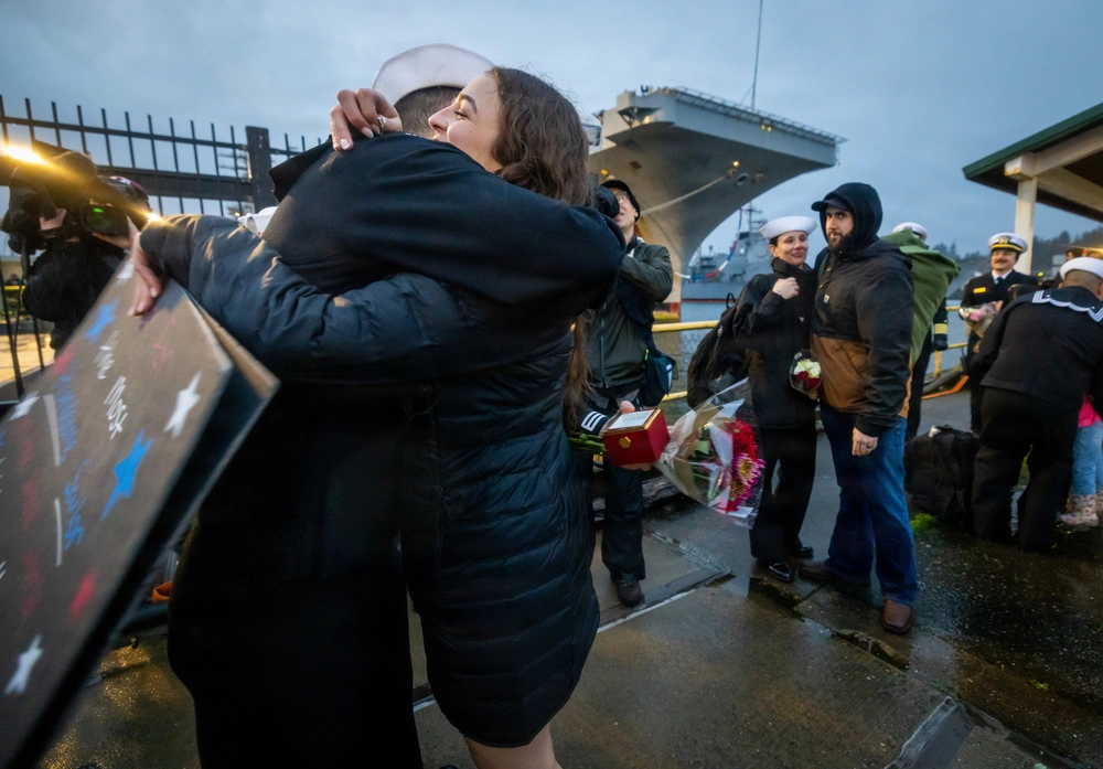 DVIDS - Images - USS Nimitz comes home from nine month deployment ...