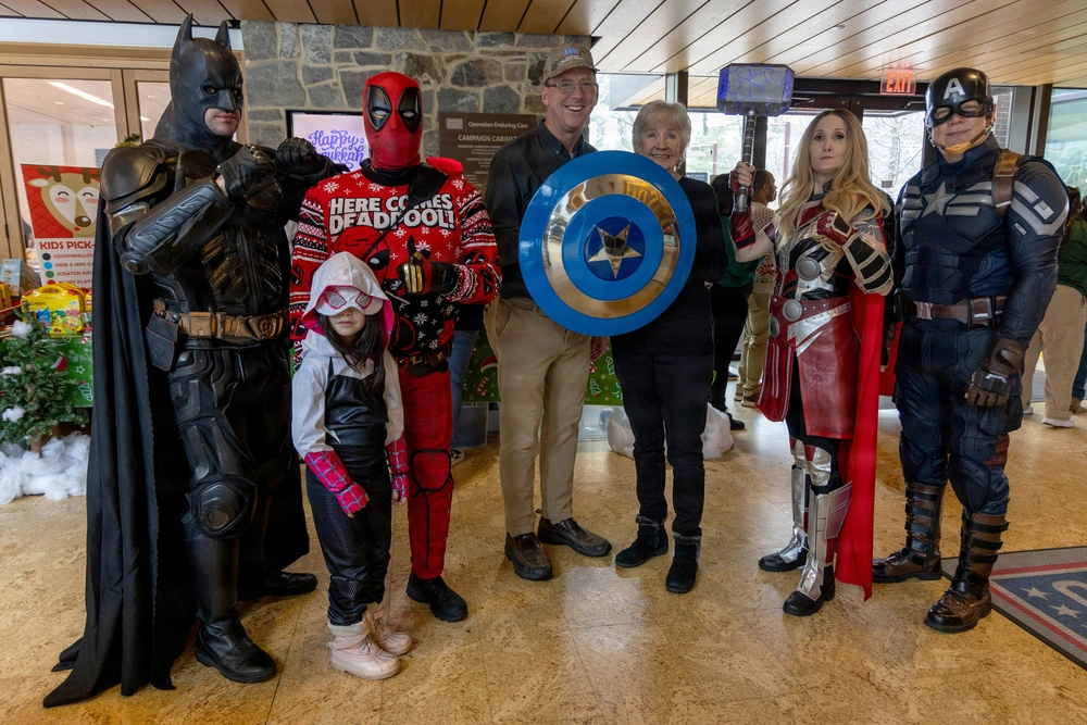 DVIDS - Images - Walter Reed celebrates holidays with annual Christmas ...