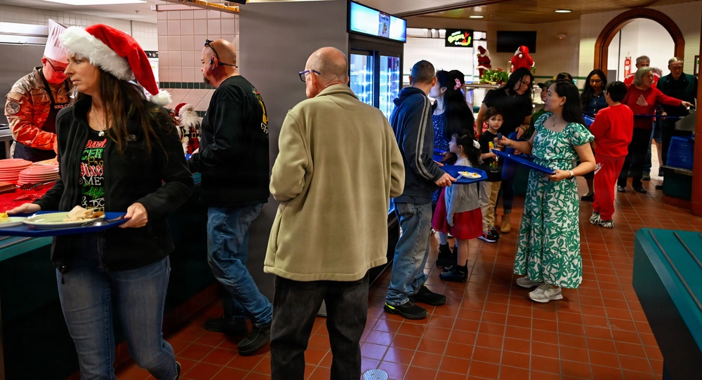 DVIDS - Images - 552nd Air Control Wing host Christmas Lunch [Image 5 of 8]