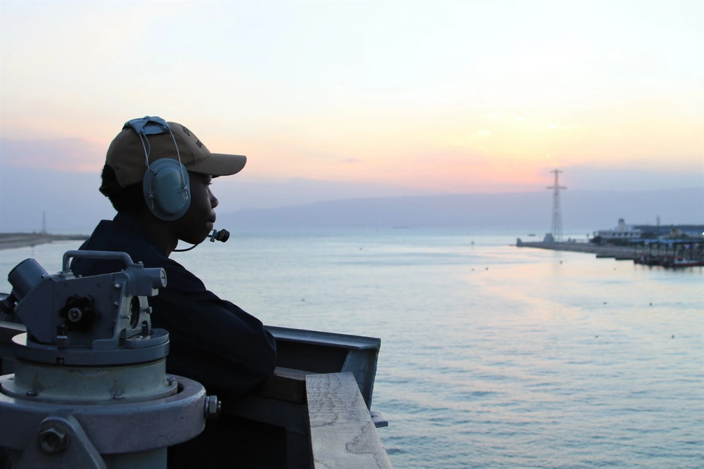 DVIDS - Images - USS McFaul Transits Suez Canal [Image 9 of 9]