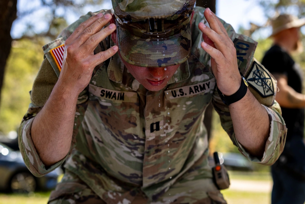 DVIDS - Images - USARC Best Squad Competition Obstacle Course [Image 15 ...