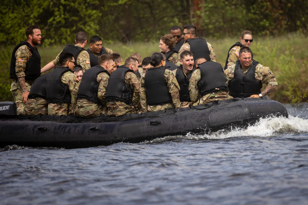 DVIDS - Images - USARC Best Squad Helocast [Image 15 of 36]
