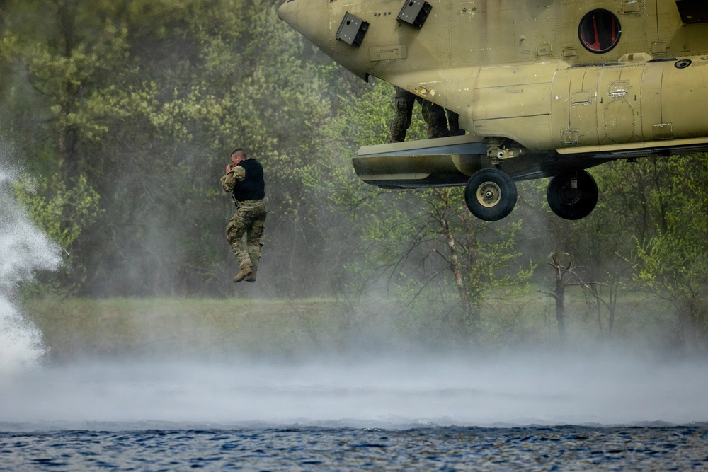 DVIDS - Images - USARC Best Squad Helocast [Image 21 of 36]