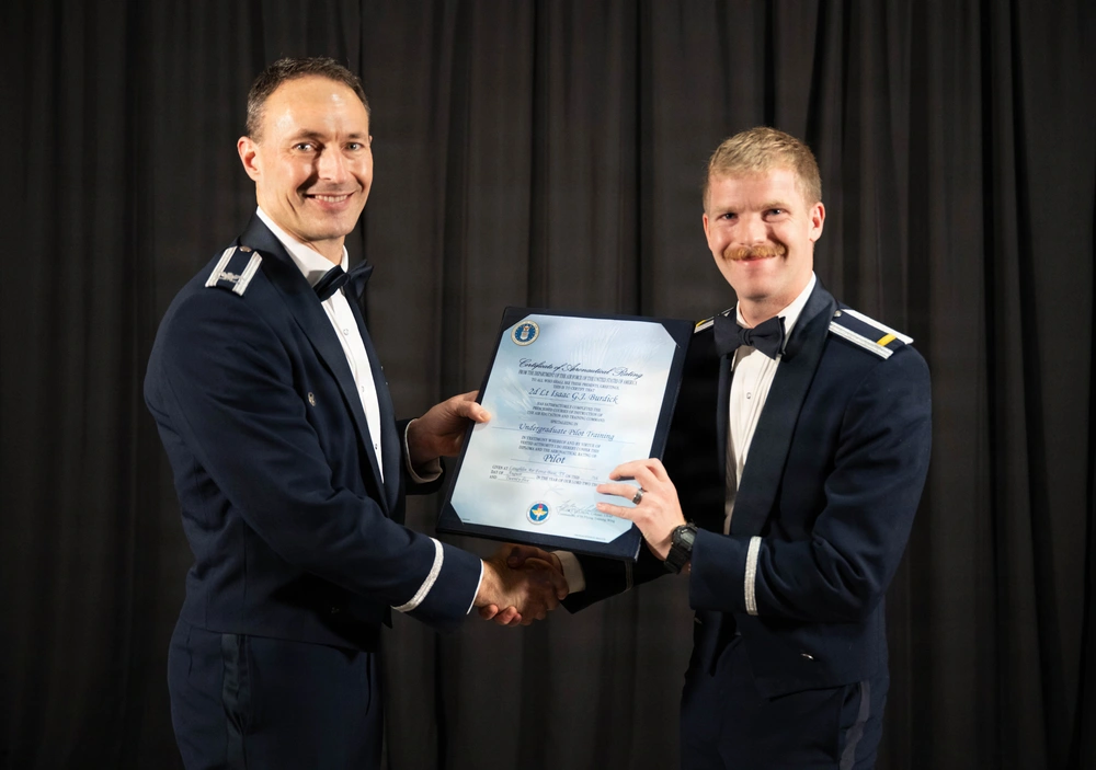 DVIDS - Images - Graduating the Future of Flight: Class 25-13 [Image 16 ...