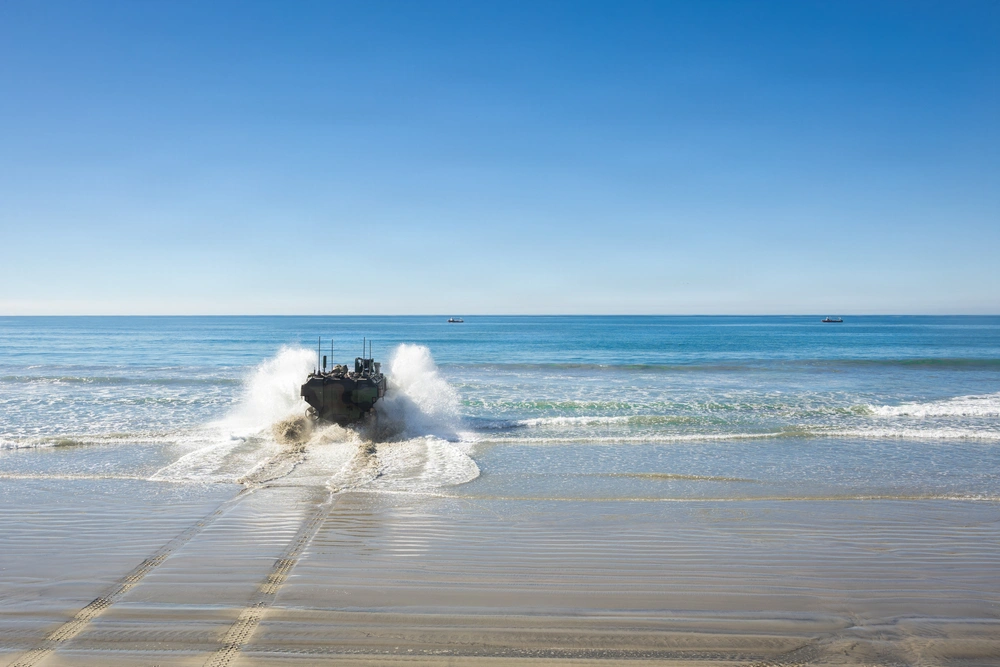 DVIDS - Images - 11th MEU Marines Conduct Surf-Zone Operations [Image 2 ...