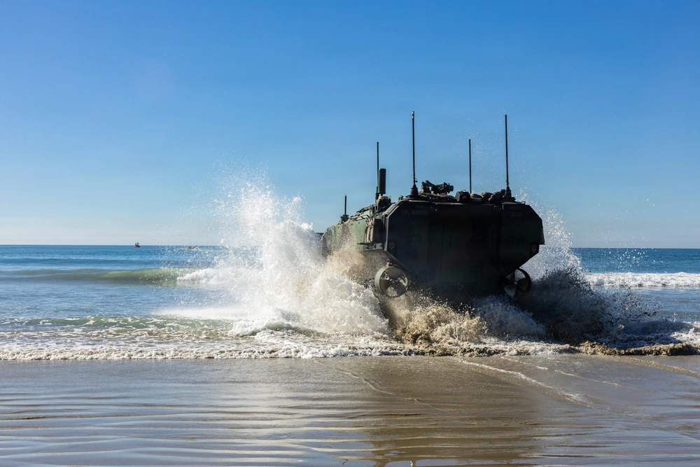 DVIDS - Images - 11th MEU Marines Conduct Surf-Zone Operations [Image 3 ...