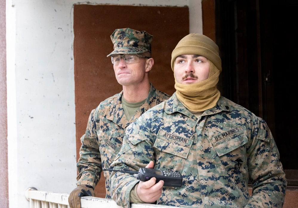 DVIDS - Images - 3rd MarDiv, MARFORK Commanders visit V16 during ...
