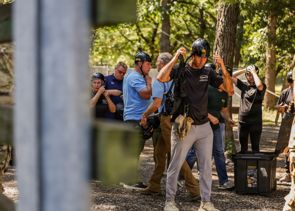 DVIDS - Images - Leadership Oklahoma Class 38 Visits Fort Sill [Image ...