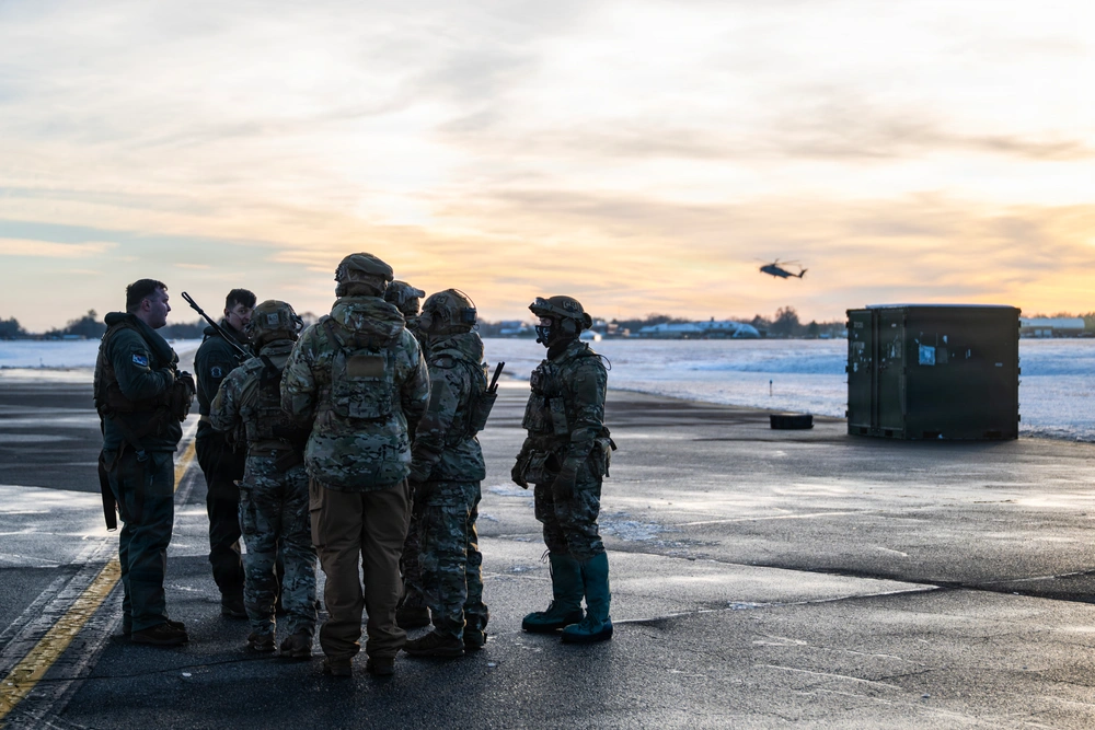 DVIDS - Images - HMH-772 Supports Exercise Gilded Cage 26-1 [Image 7 of 16]