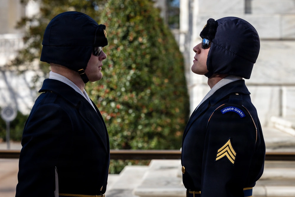 DVIDS - Images - Command Sgt. Maj. Brandsasse Lays a Wreath at the Tomb ...