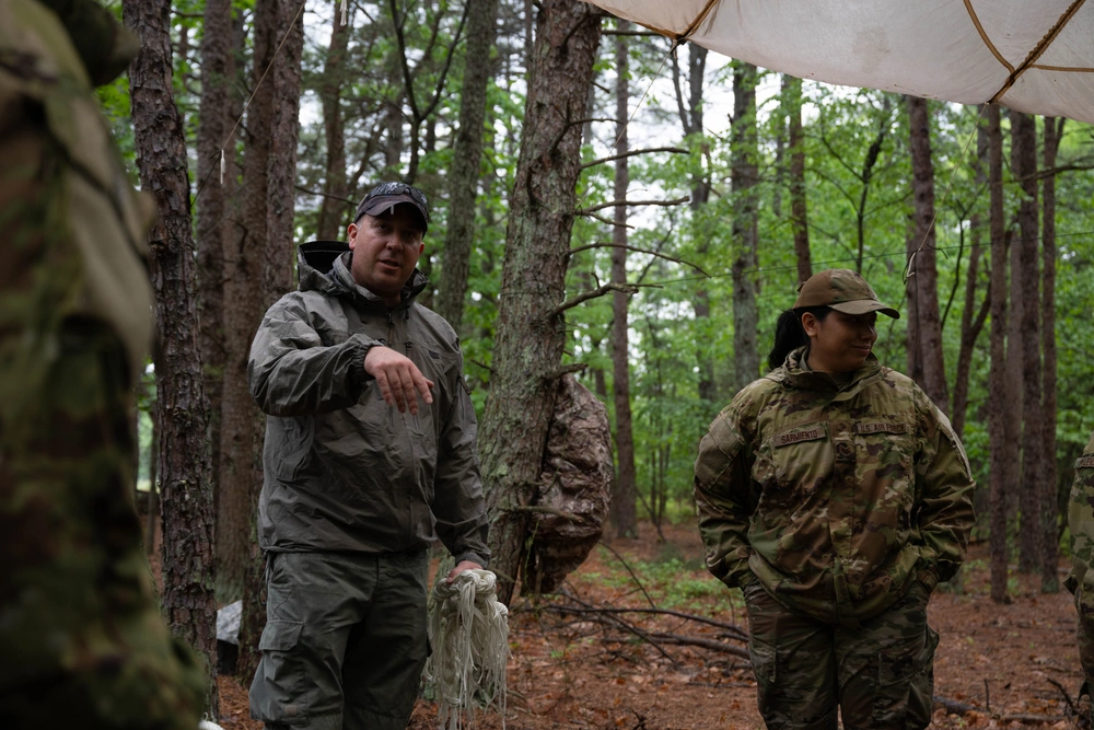 DVIDS - Images - SERE, shelter fabrication and land navigation [Image 1 ...