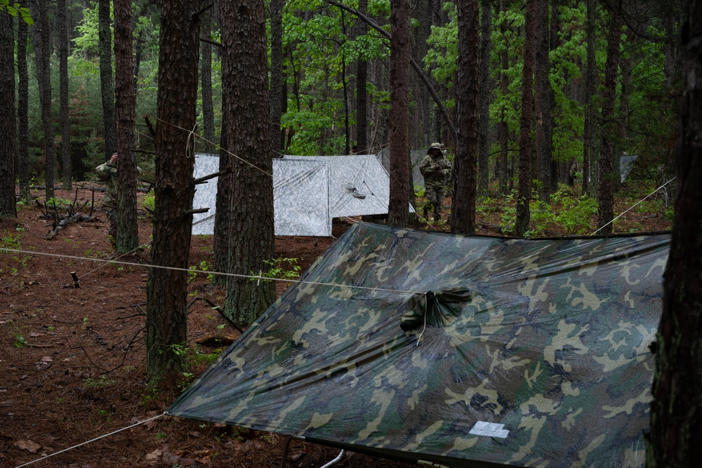 DVIDS - Images - SERE, shelter fabrication and land navigation [Image 2 ...