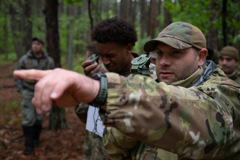 DVIDS - Images - SERE, shelter fabrication and land navigation [Image 1 ...
