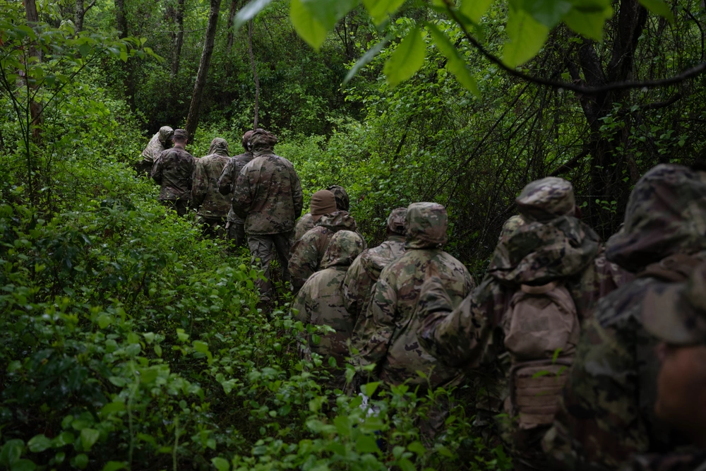DVIDS - Images - SERE, shelter fabrication and land navigation [Image 2 ...
