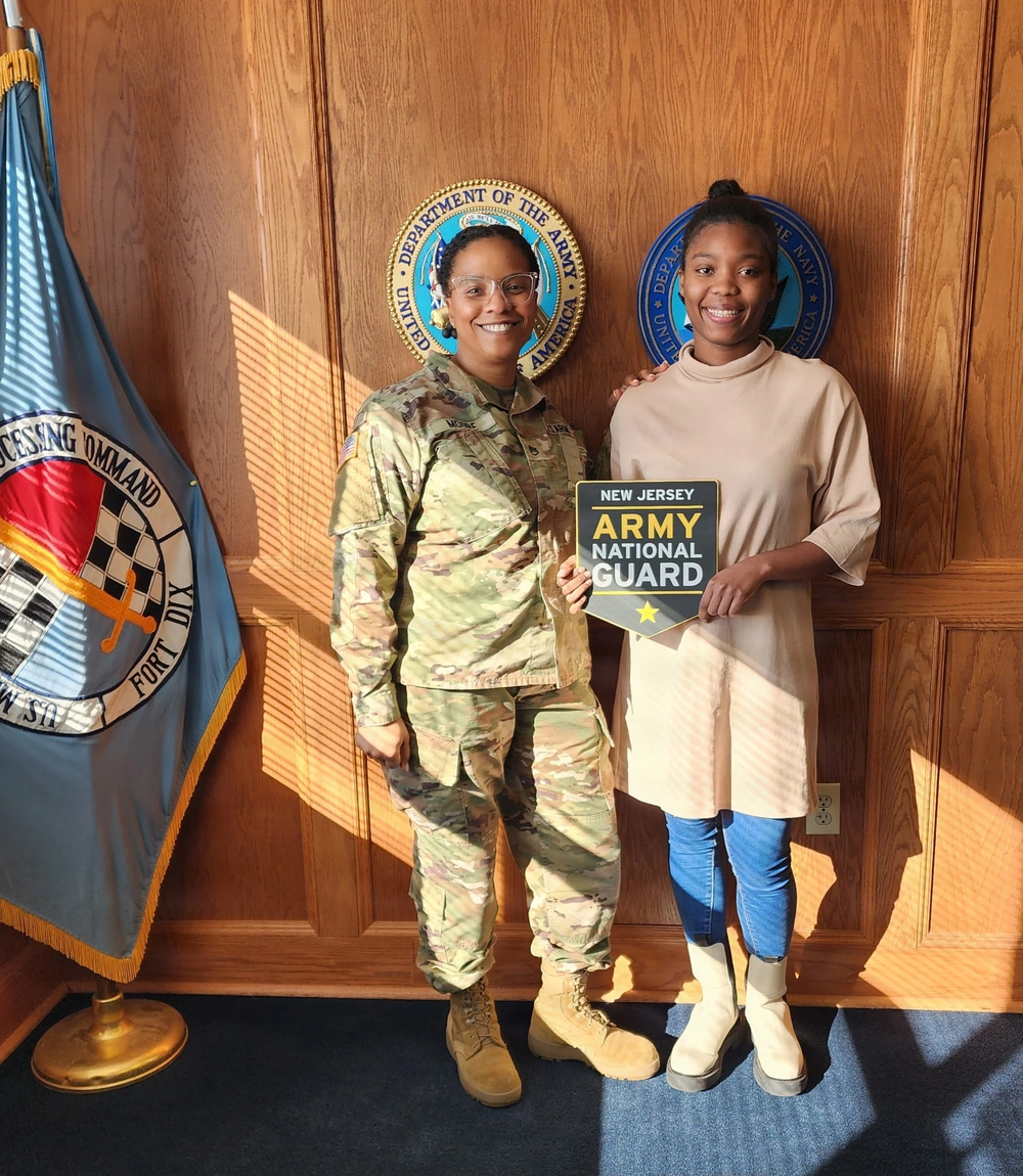 DVIDS - Images - U.S. Army National Guard Soldier Saves her own life ...
